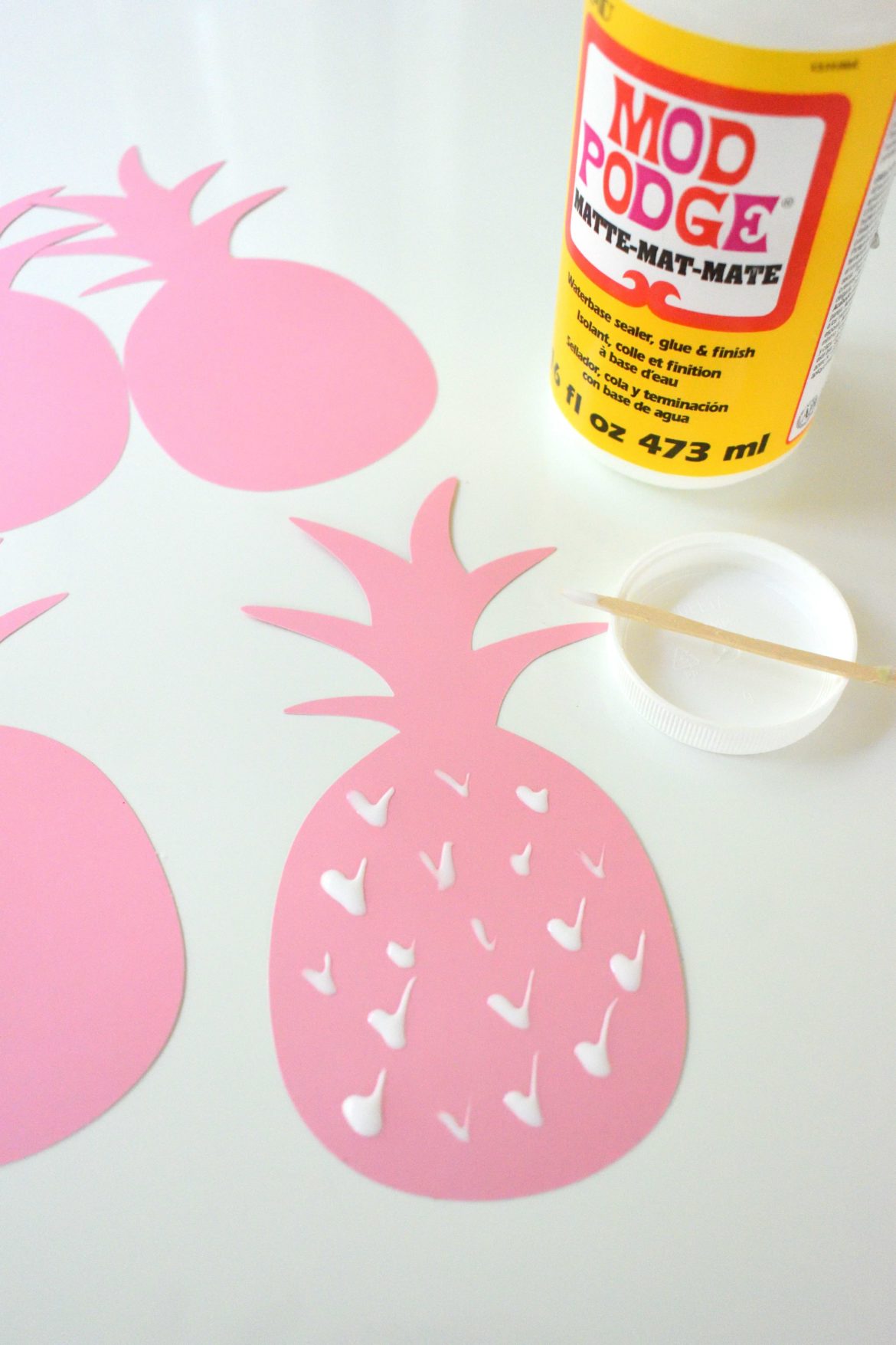 Pineapple party ideas for summer fun! See some festive color options!
