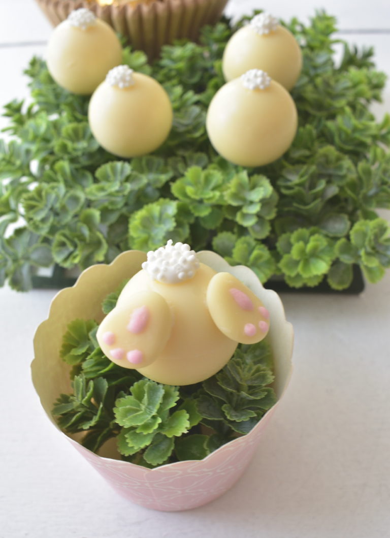 How to make bunny tail truffles for your Easter holiday celebrations!