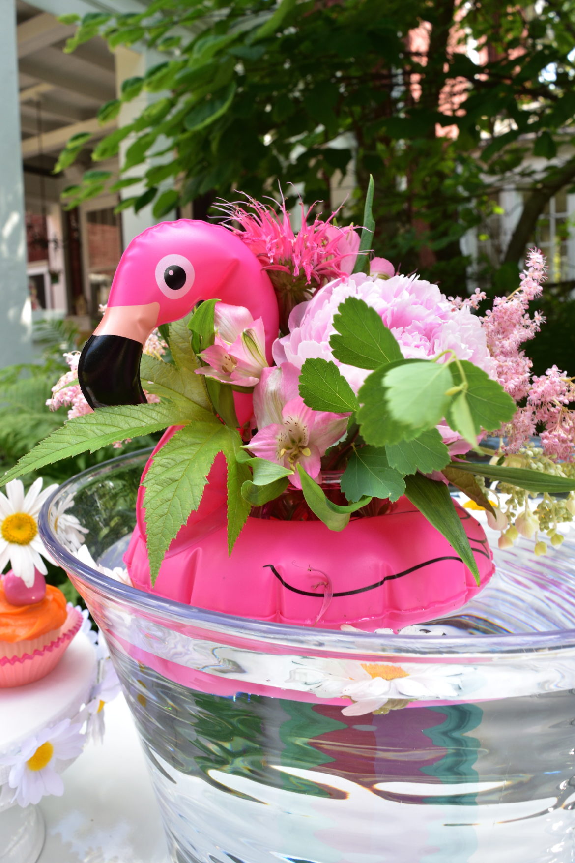 Pool party decorations for summertime celebrations!