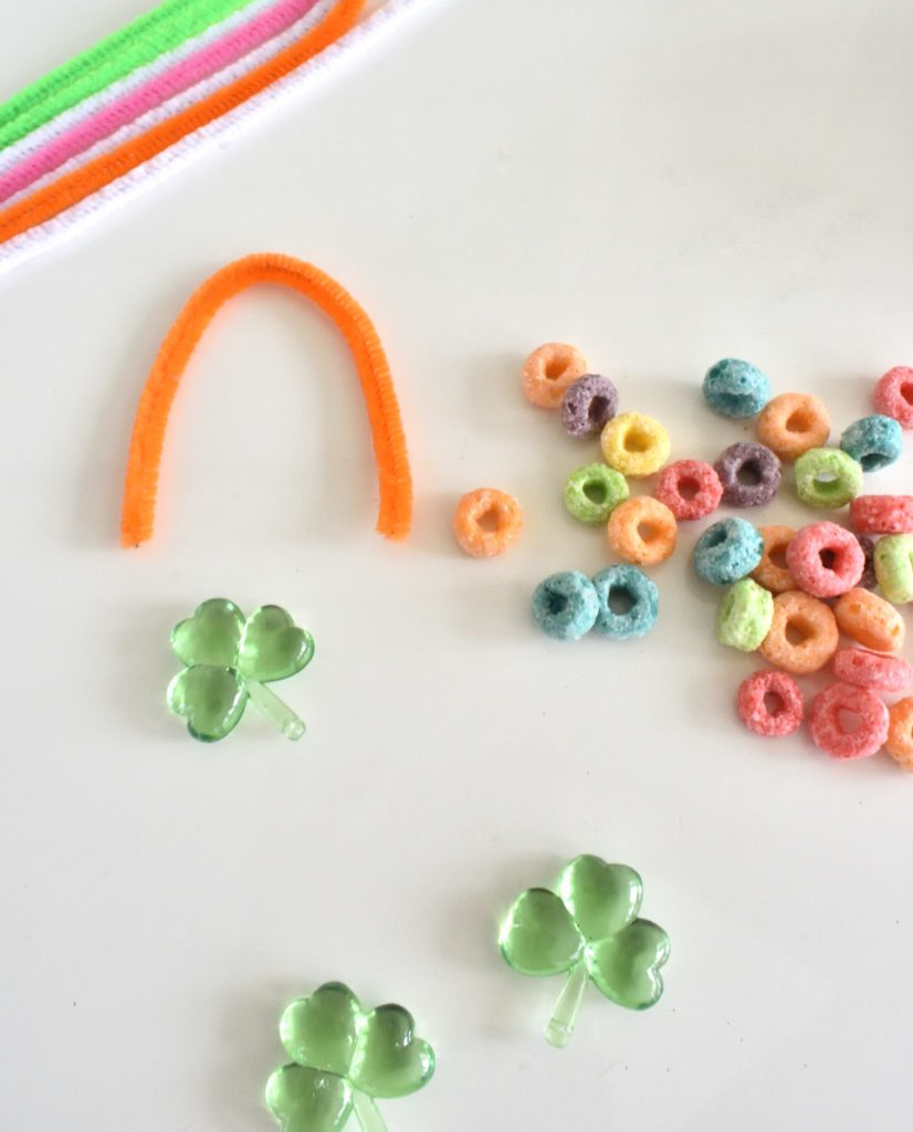 Cereal rainbow tutorial for a St. Patrick's Day breakfast!