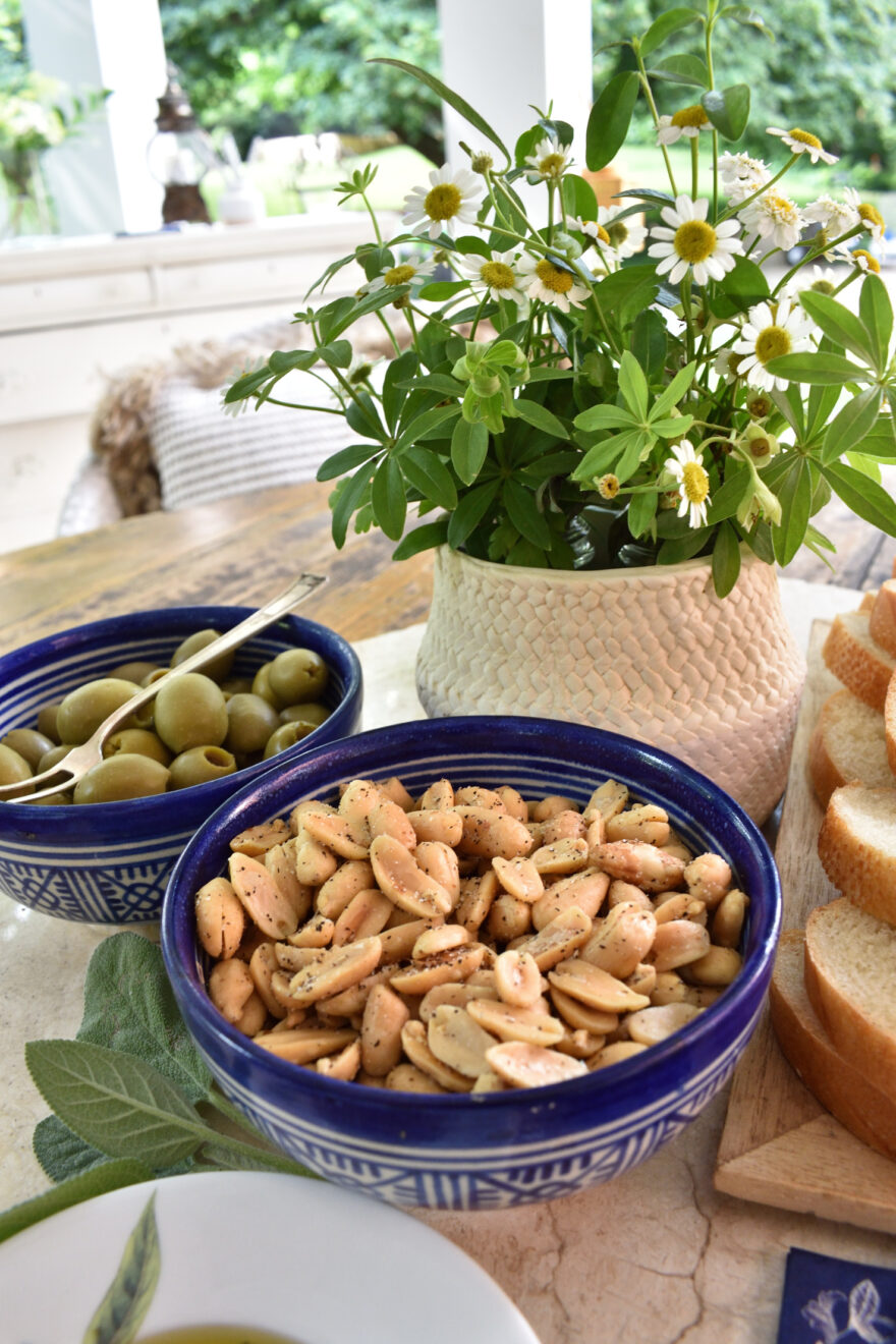 Easy summer appetizers for casual outdoor entertaining!