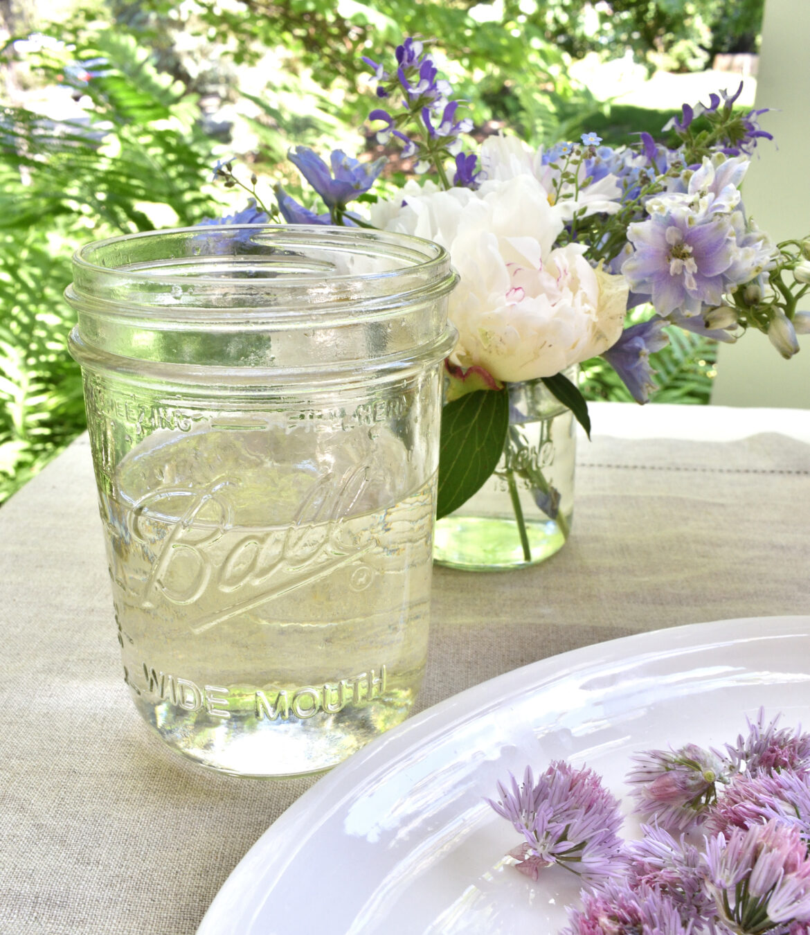 Chive blossom vinegar DIY! Make a batch for summer recipes!