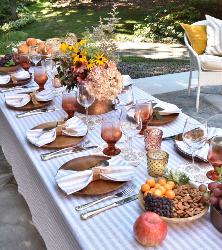 Alfresco dining will fall in mind! See the easy table details!