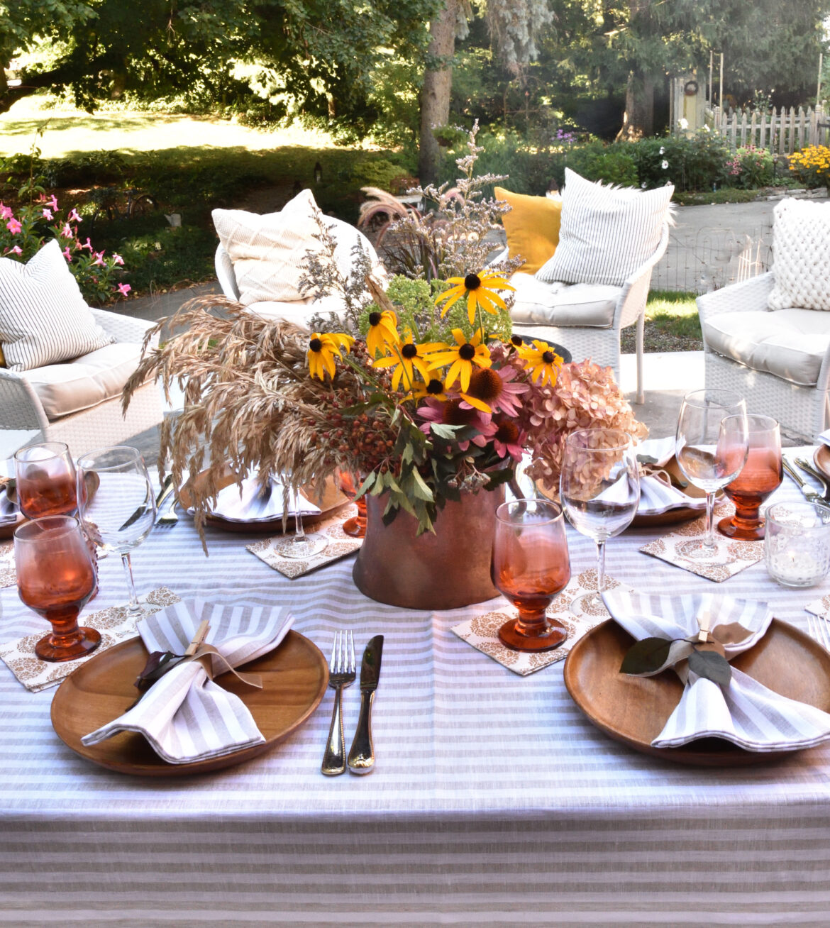 Alfresco dining will fall in mind! See the easy table details!
