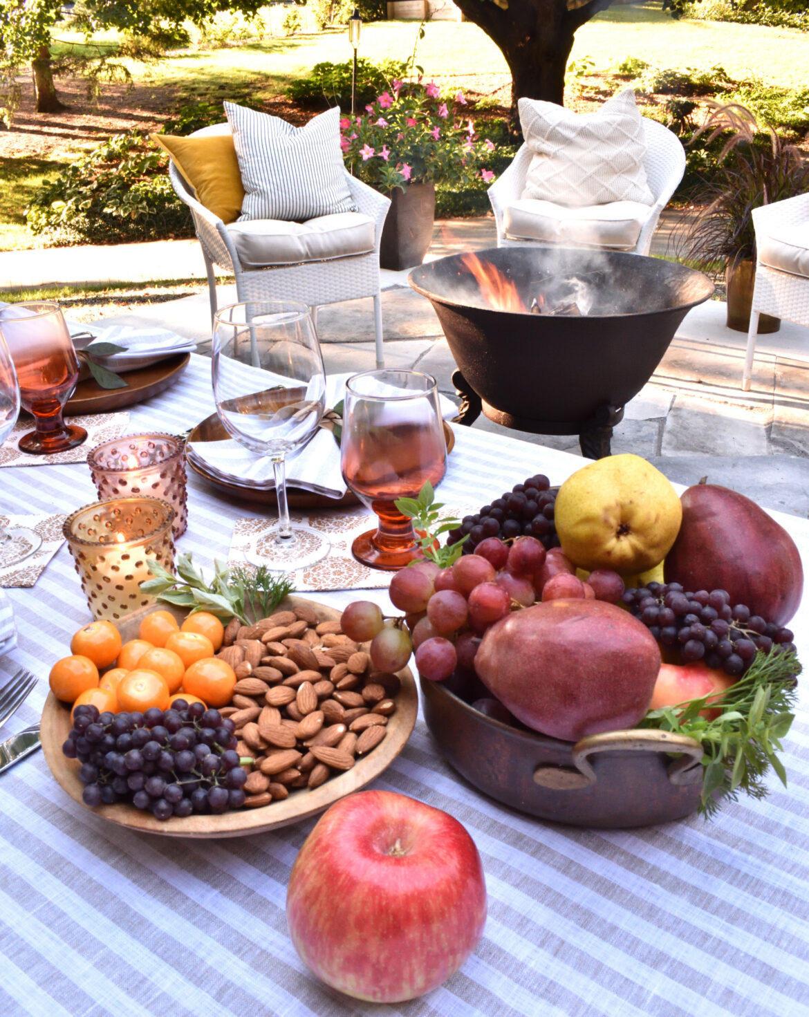 Alfresco dining will fall in mind! See the easy table details!