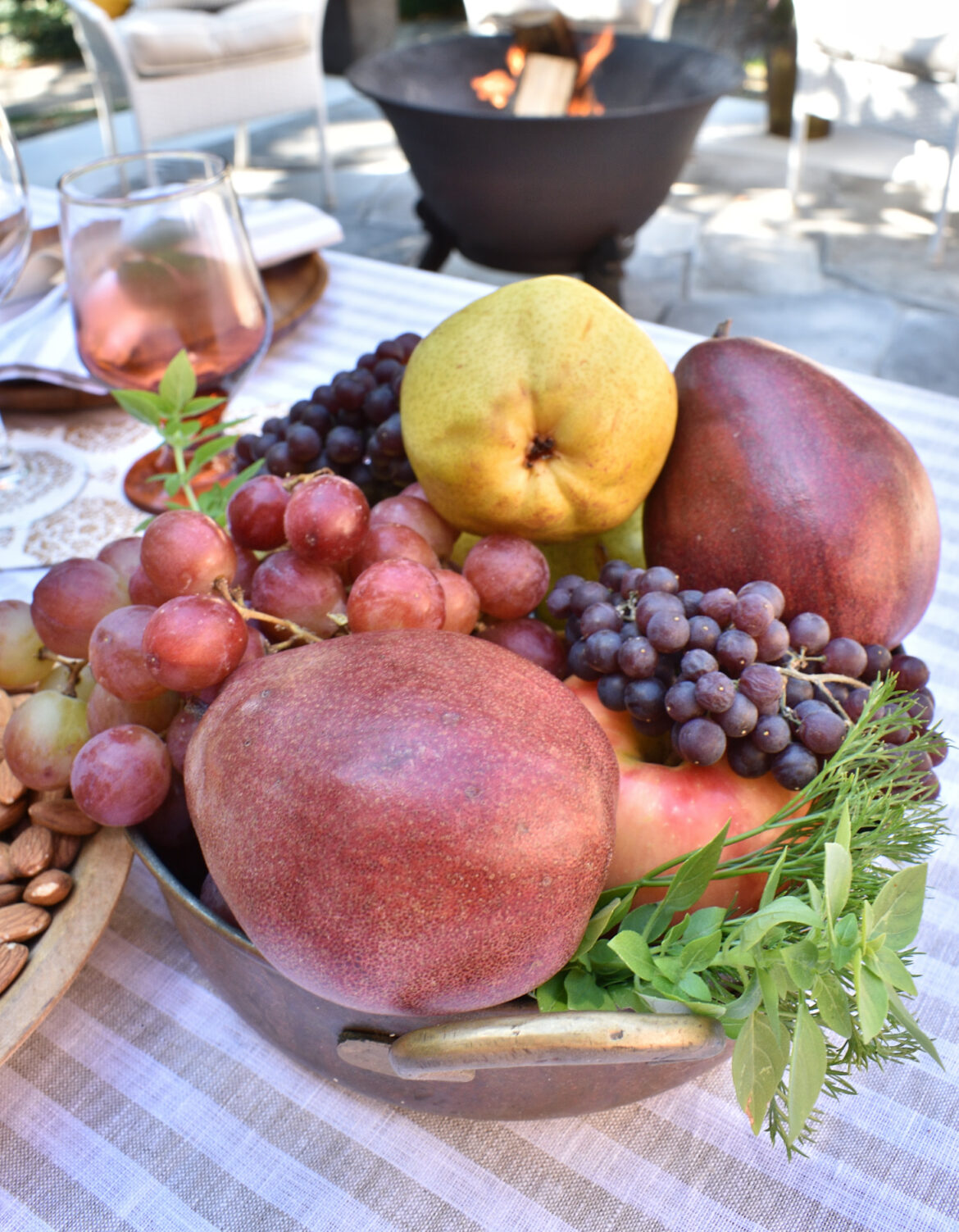 Alfresco dining will fall in mind! See the easy table details!
