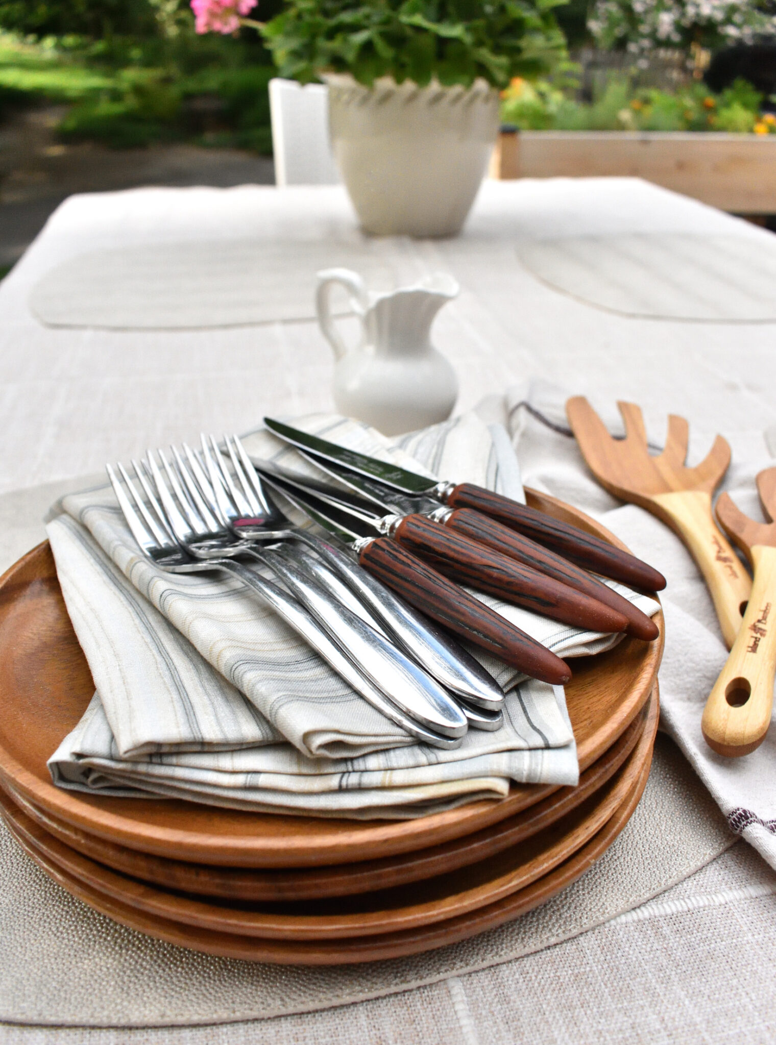 A summer salad board for summer alfresco dining!