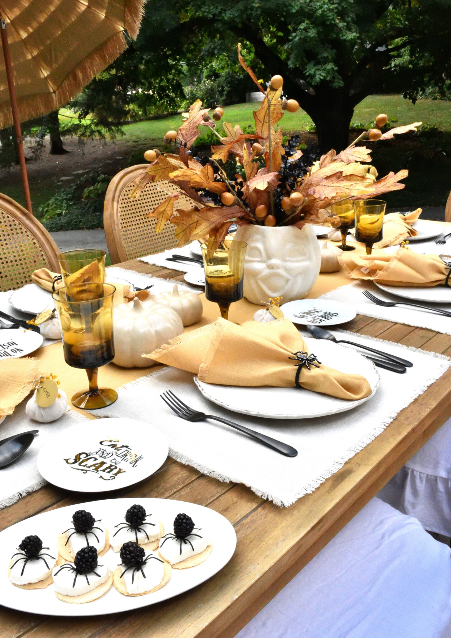 Autumn tones look beautiful on a Halloween table!