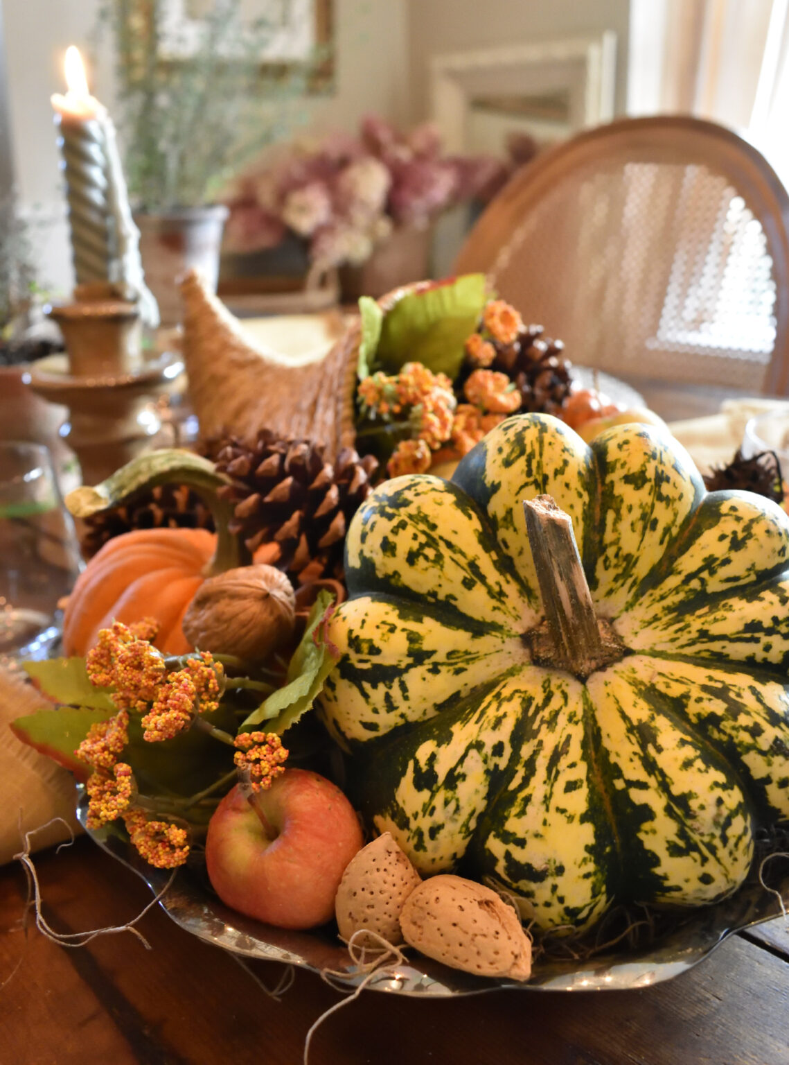 An herb inspired Thanksgiving table brings botanical charm!