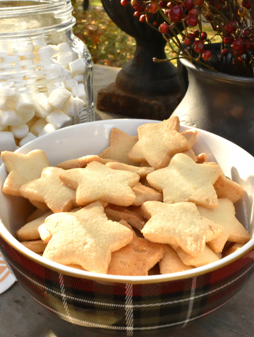 Cocoa season is here! See easy holiday inspiration for serving it!