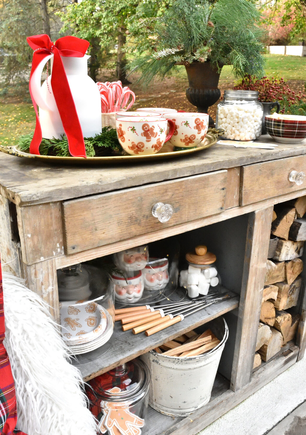 Cocoa season is here! See easy holiday inspiration for serving it!
